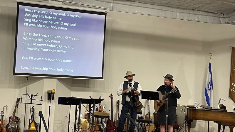 Scott and Neil - 10,000 Reasons | Peyton Community Church